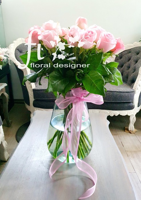 24 rosas en florero :: Fernando Perez Floral Designer